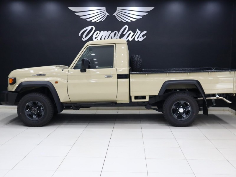 Buy 2024 Toyota Land Cruiser Pick Up Land Cruiser 79 2.8 Gd-6 P/u S/c A ...